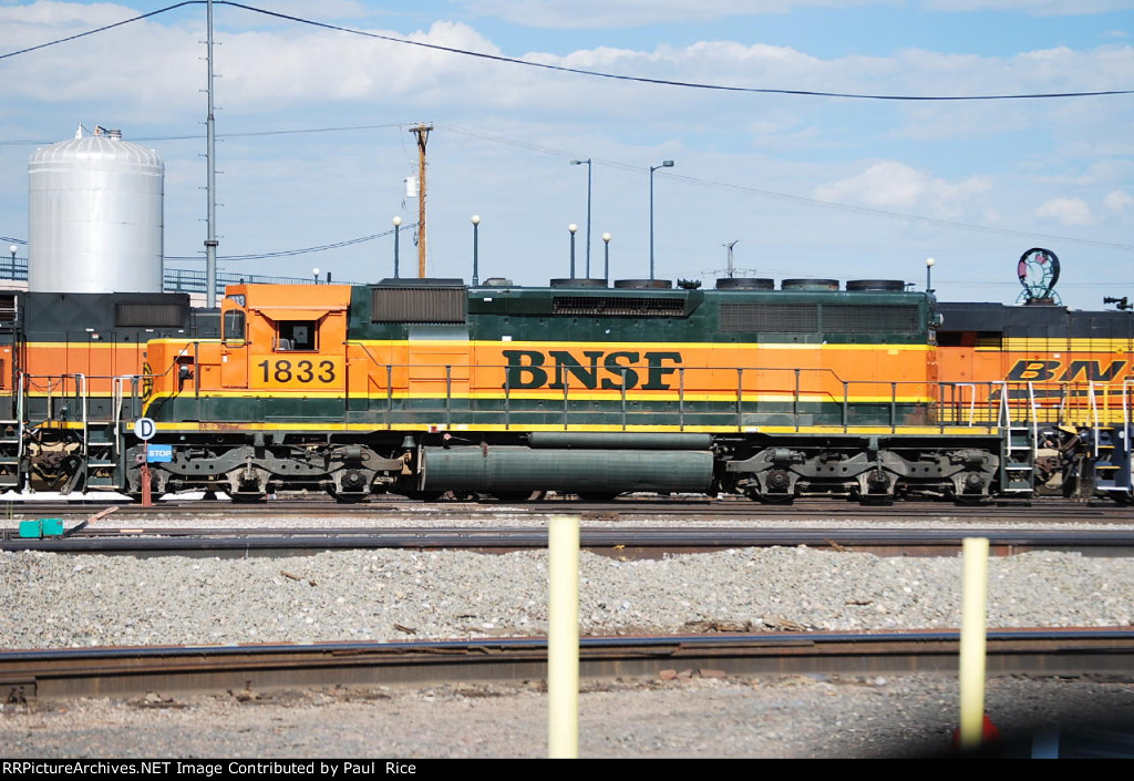 BNSF 1833